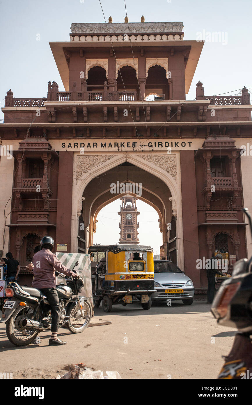 Crowded gate hi-res stock photography and images - Alamy