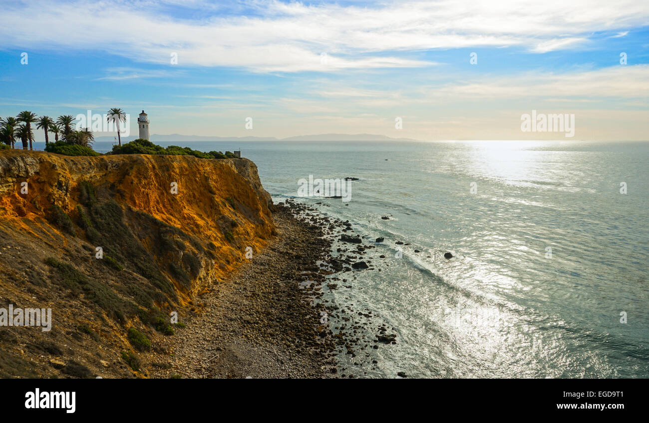 Lighthouse and cliff hi-res stock photography and images - Alamy