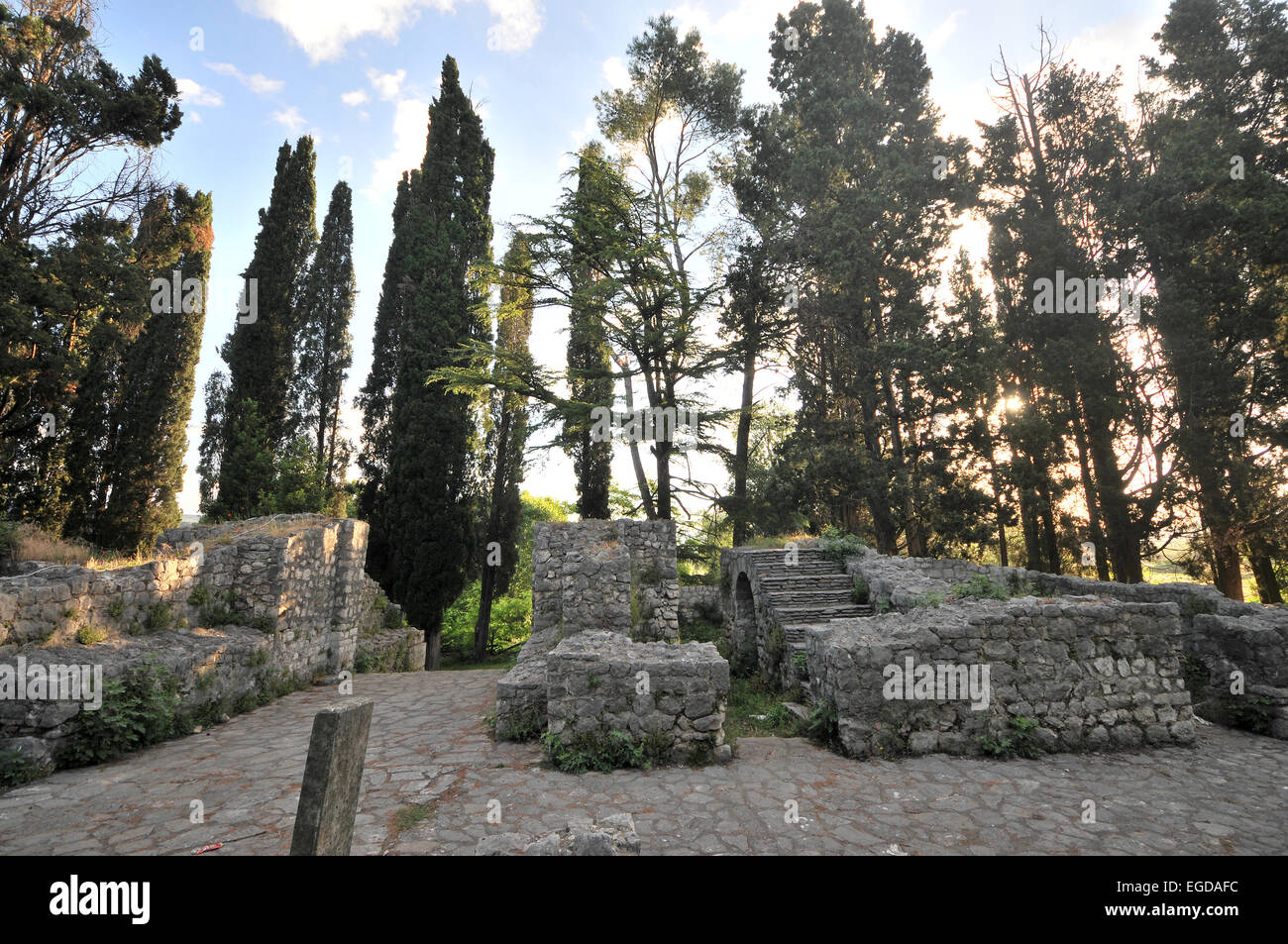 Roman excavation hi-res stock photography and images - Alamy