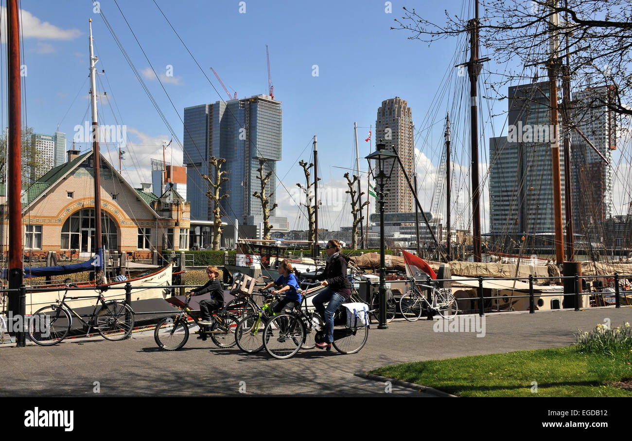 View from the Veerhaven to the eastern side, Rotterdam, The Netherlands ...