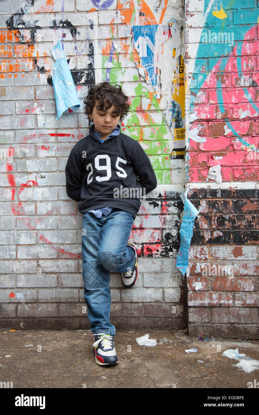 Lonely child waiting someone hi-res stock photography and images - Alamy