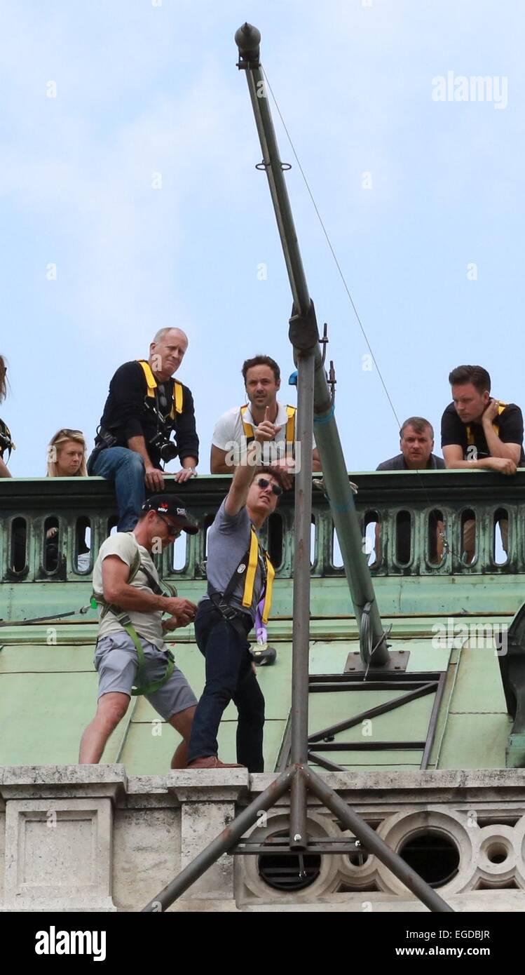 Tom Cruise inspects the set of his new Mission Impossible 5 movie on ...