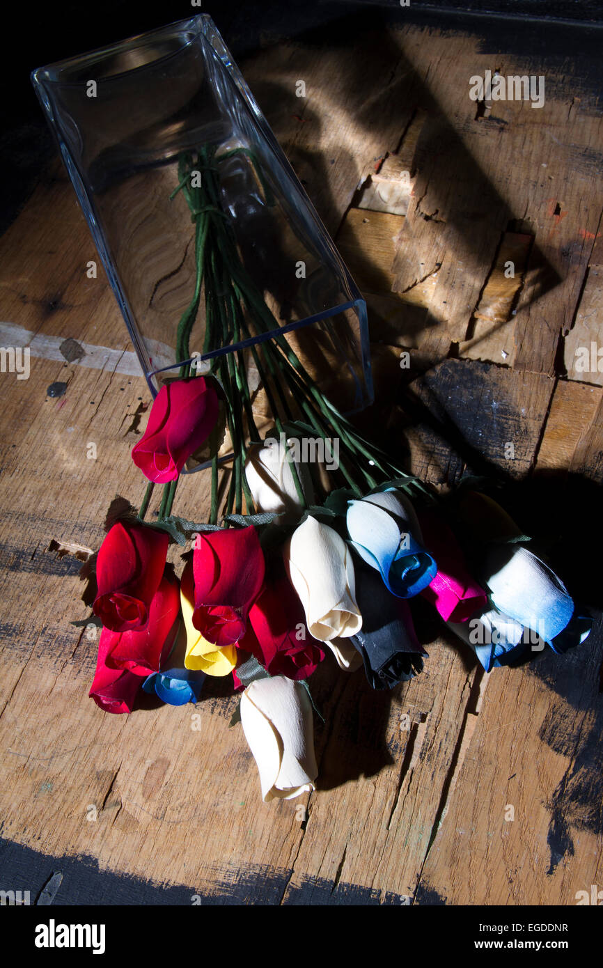 Roses on rustic wood hi-res stock photography and images - Alamy