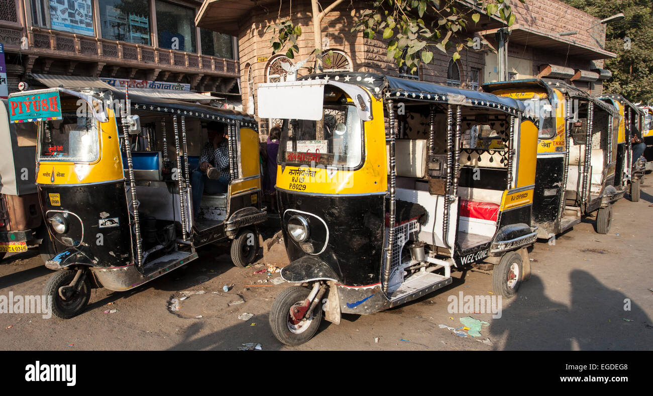 Auto rickshaw tuktuk hi-res stock photography and images - Alamy