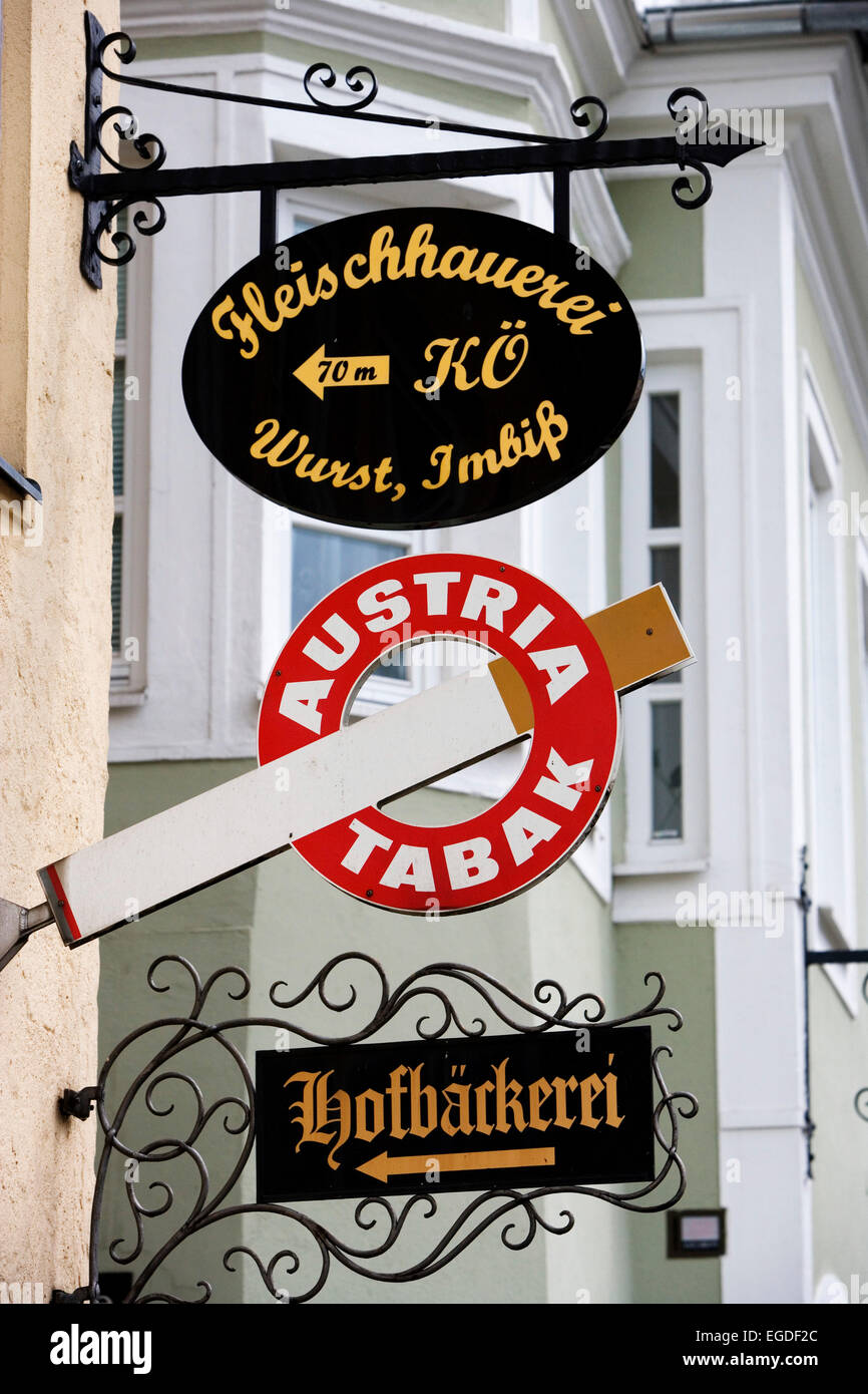 Shop signs hi-res stock photography and images - Alamy