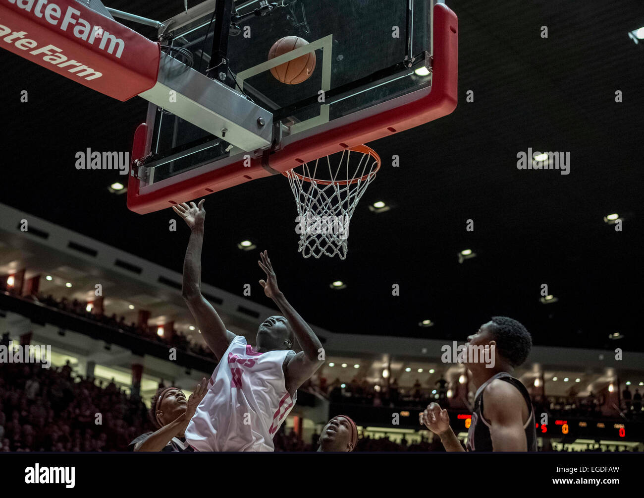 Albuquerque, New Mexico. 21st Feb, 2015. New Mexico Lobos center Obij ...