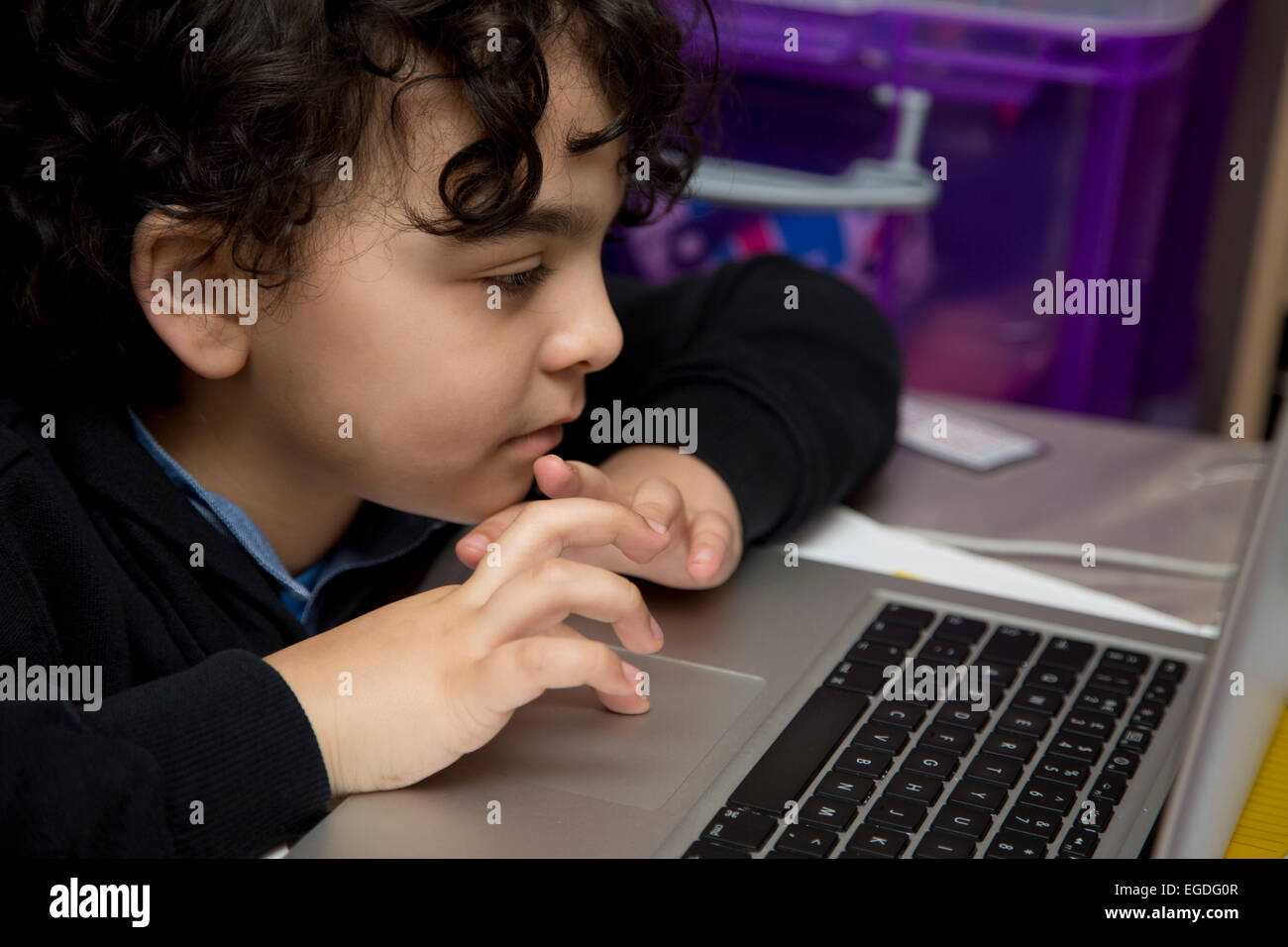 Child using facebook hi-res stock photography and images - Alamy