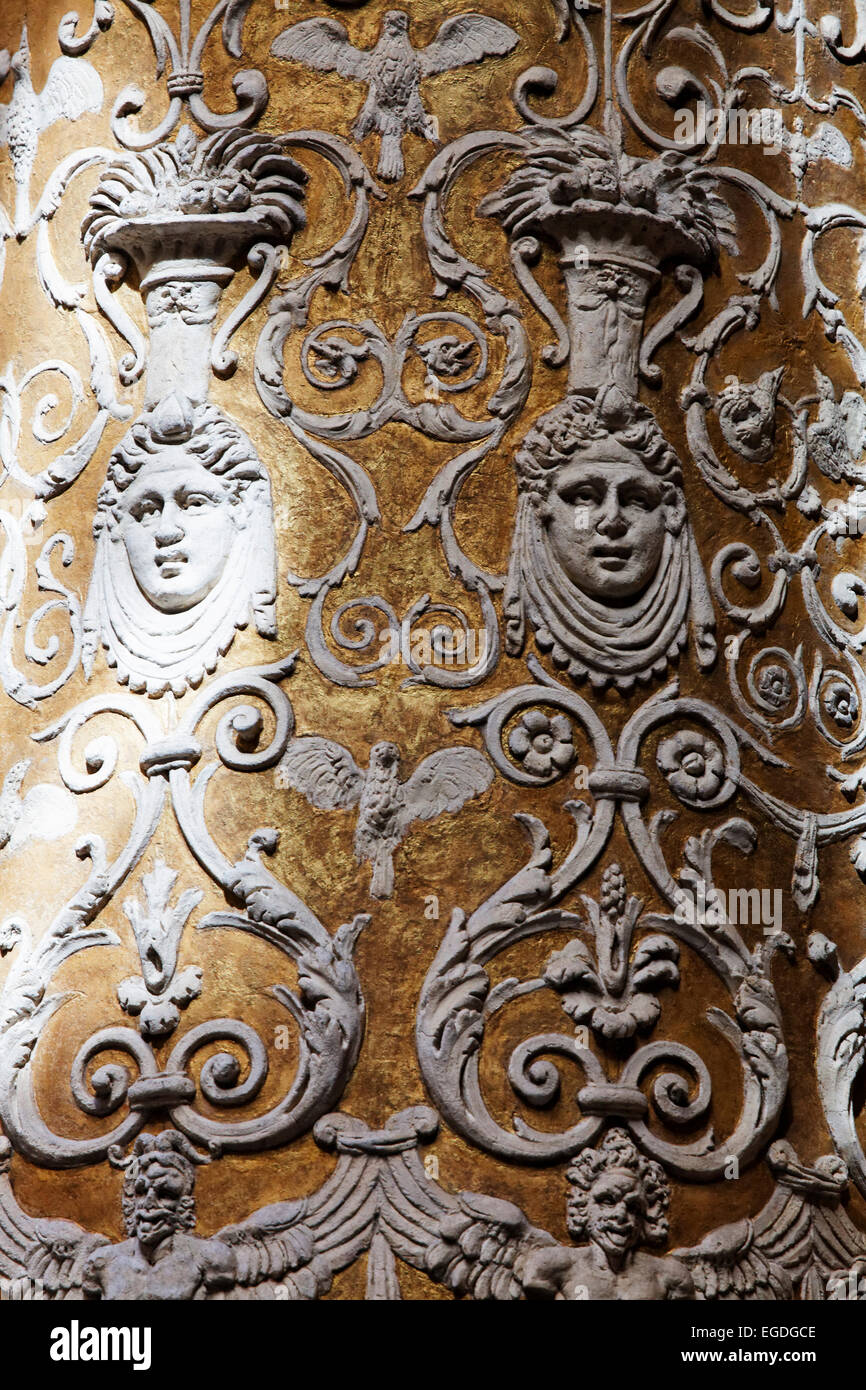 Decorated column in the courtyard at Palazzo Vecchio, Florence, Tuscany ...