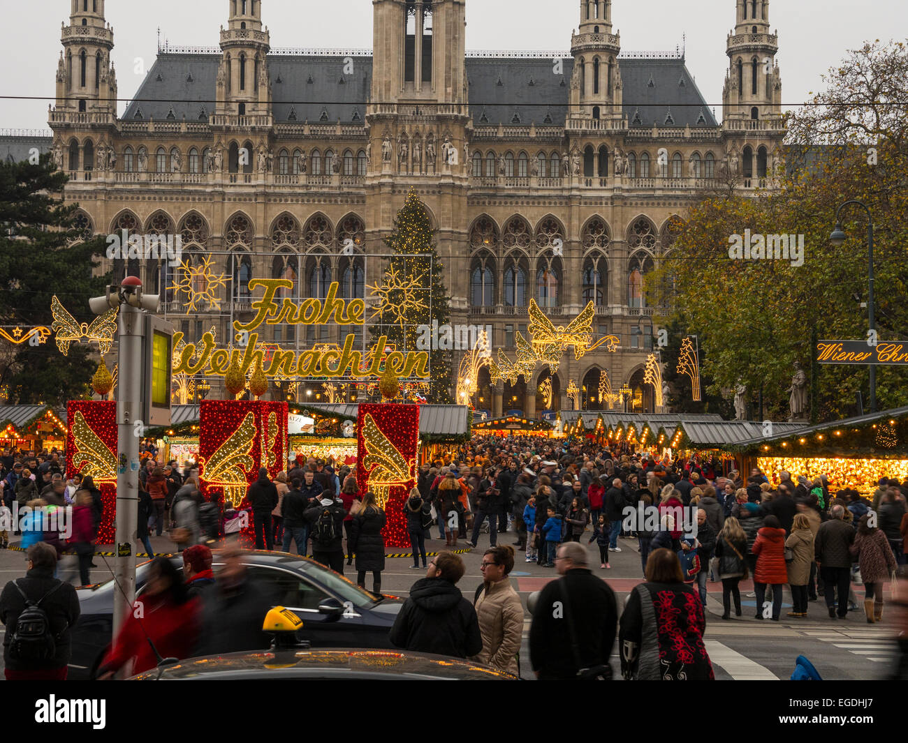 Vienna Rathaus Christmas Market Austria Stock Photo - Alamy