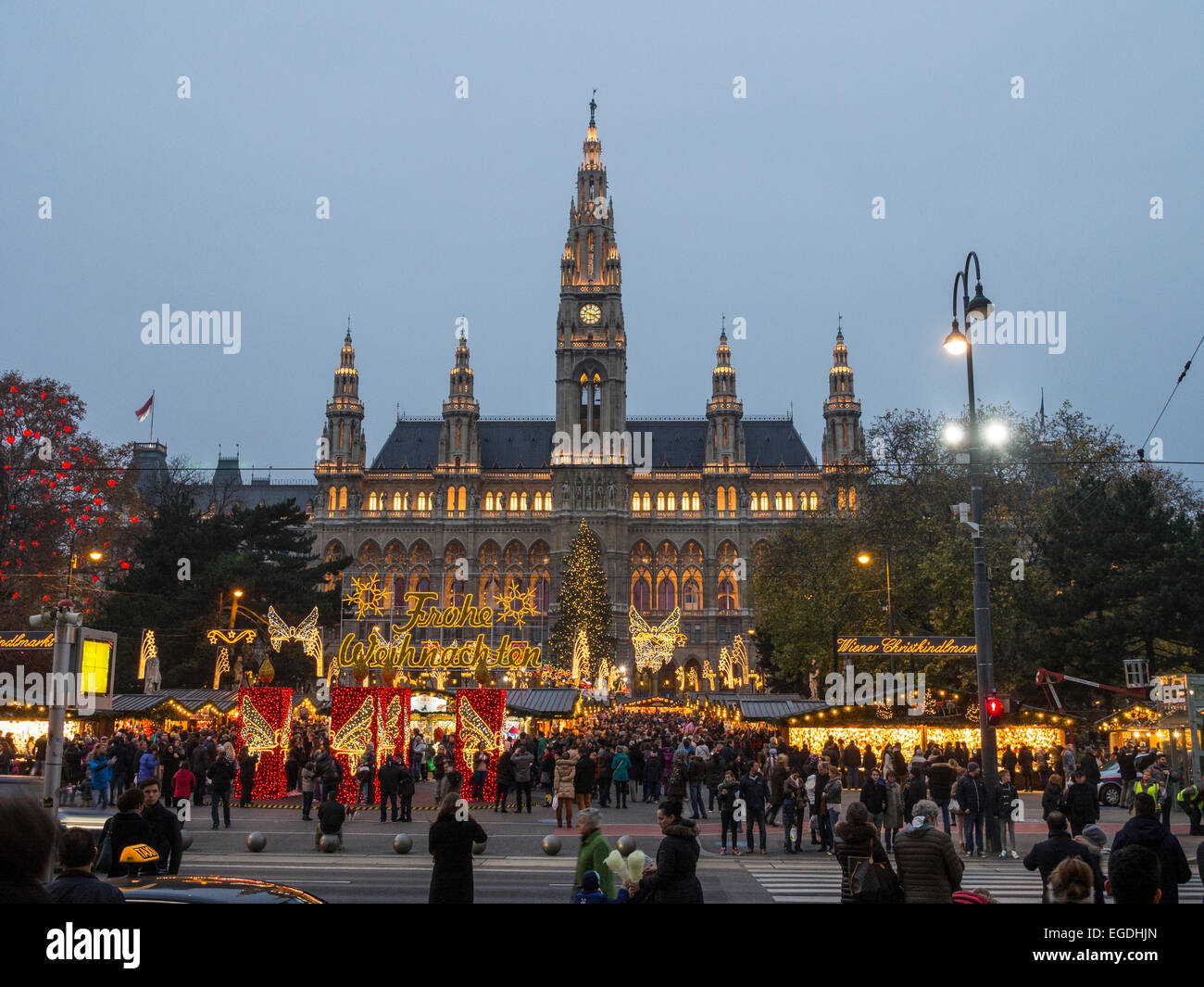 Vienna Rathaus Christmas Market Austria Stock Photo - Alamy