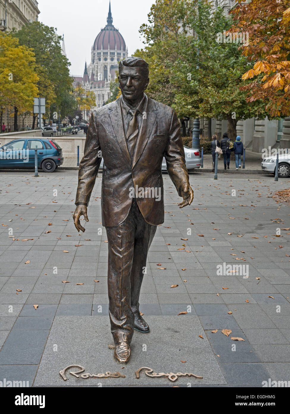 Statue of Ronald Reagan Budapest Hungary Stock Photo - Alamy