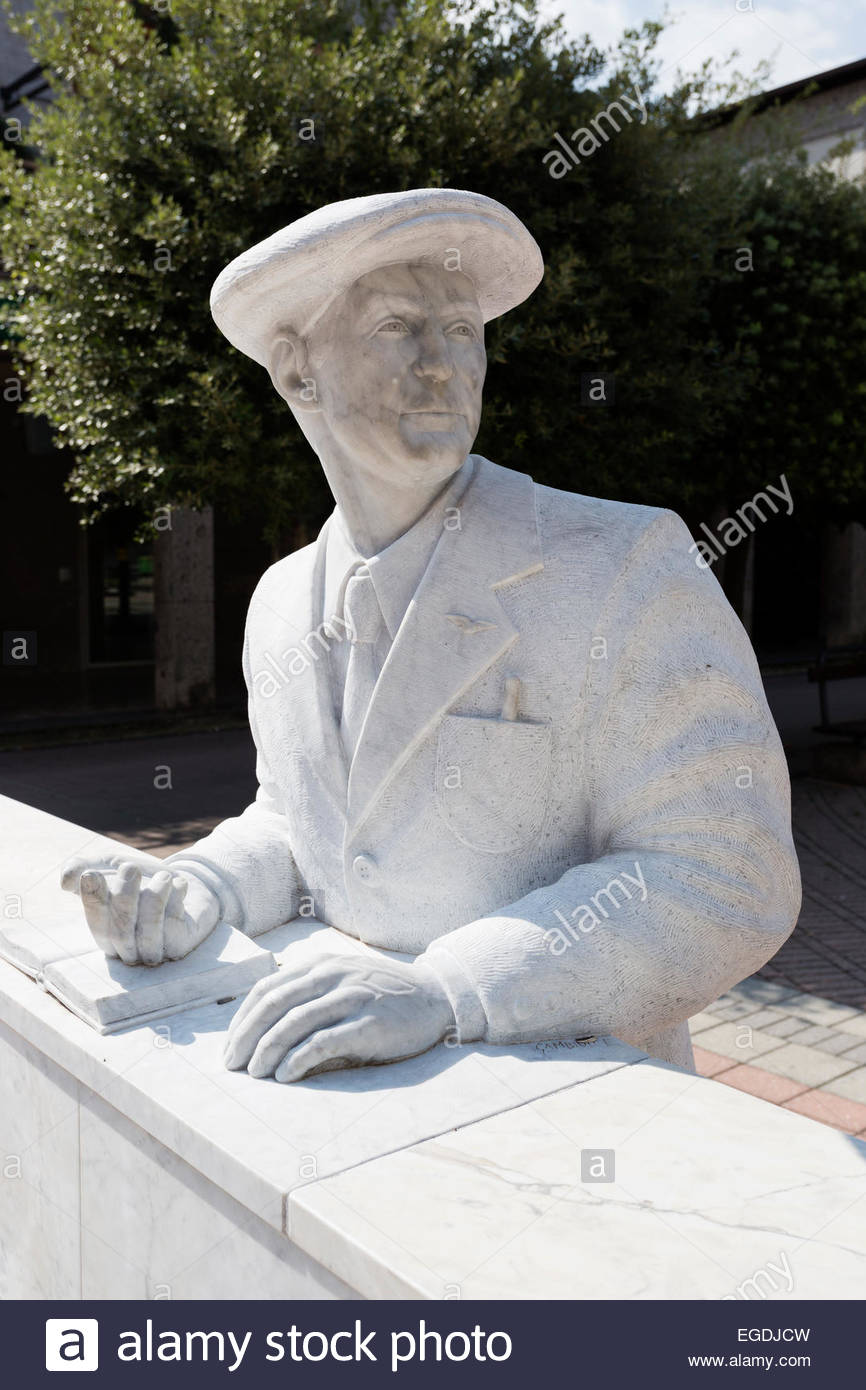 Guzzi lake como hi-res stock photography and images - Alamy