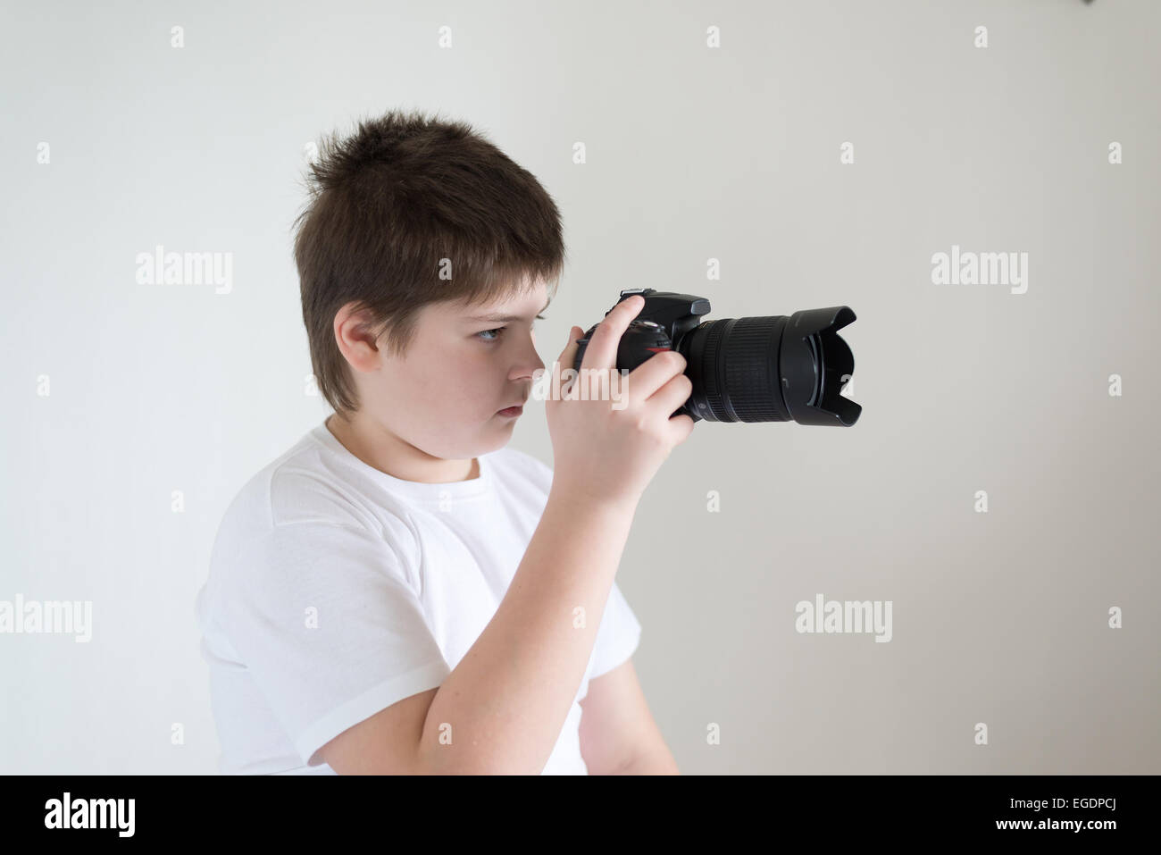 Teenage boy camera hi-res stock photography and images - Alamy