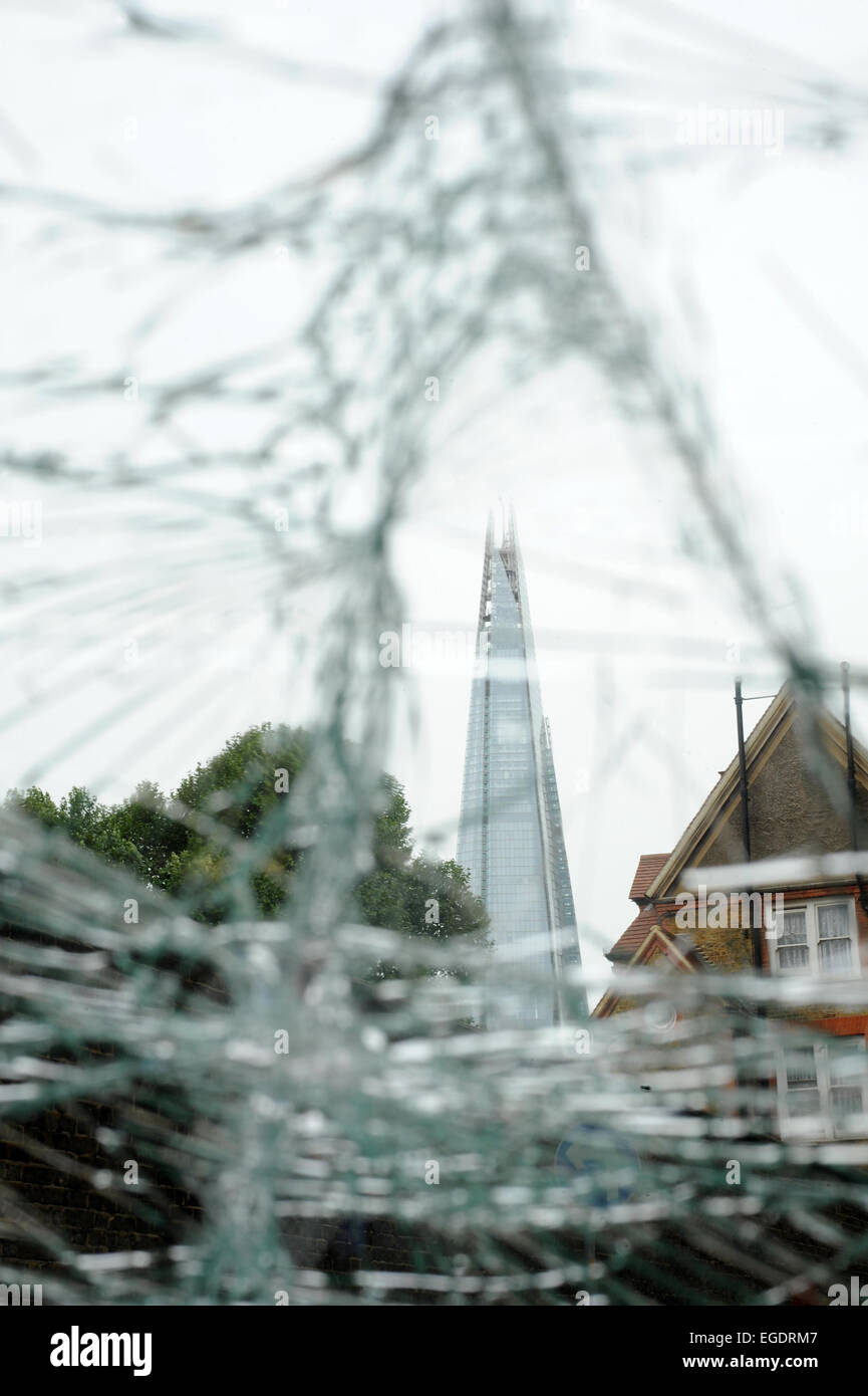 Smashed car screen hi-res stock photography and images - Alamy