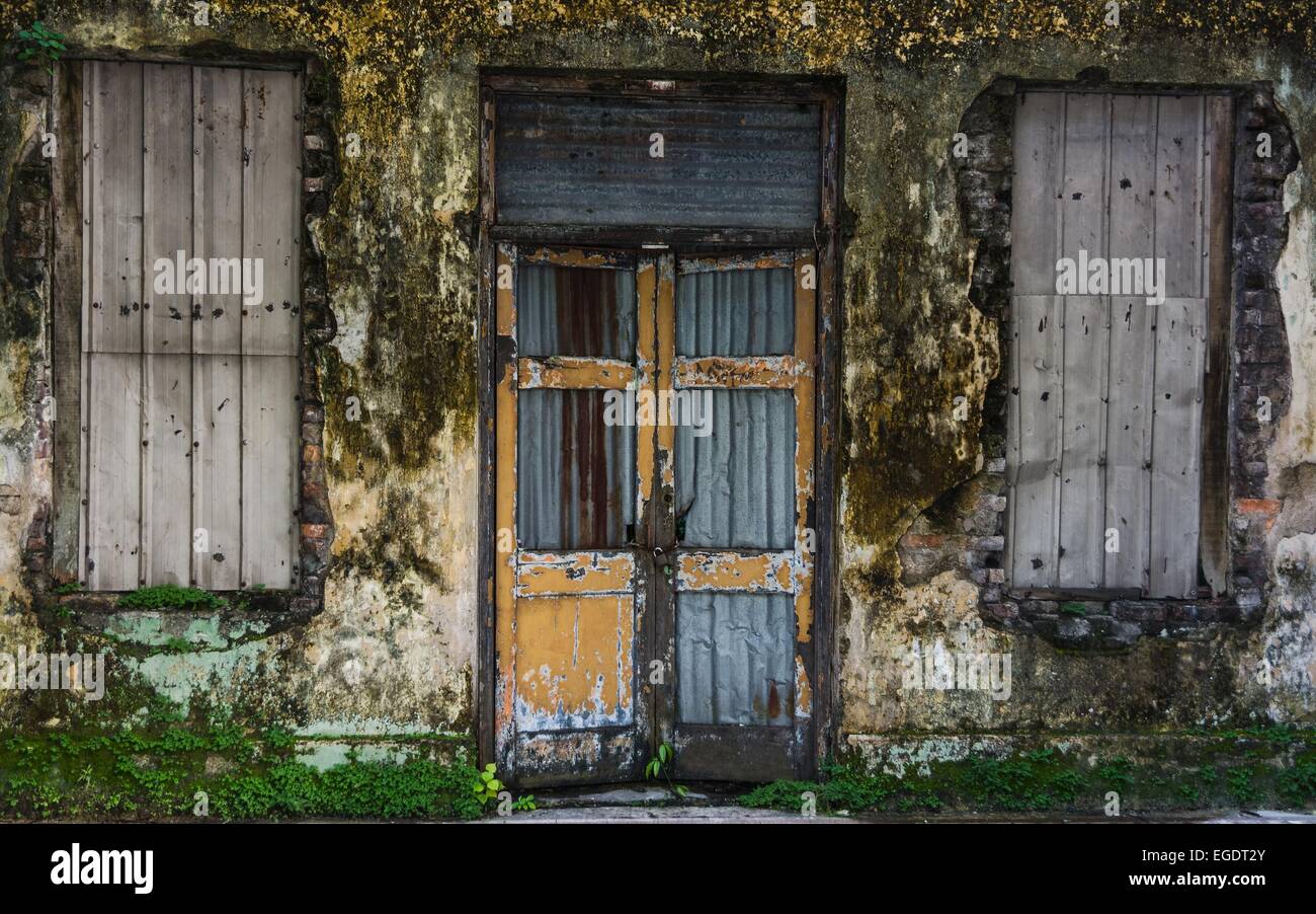 Rotten house hi-res stock photography and images - Alamy