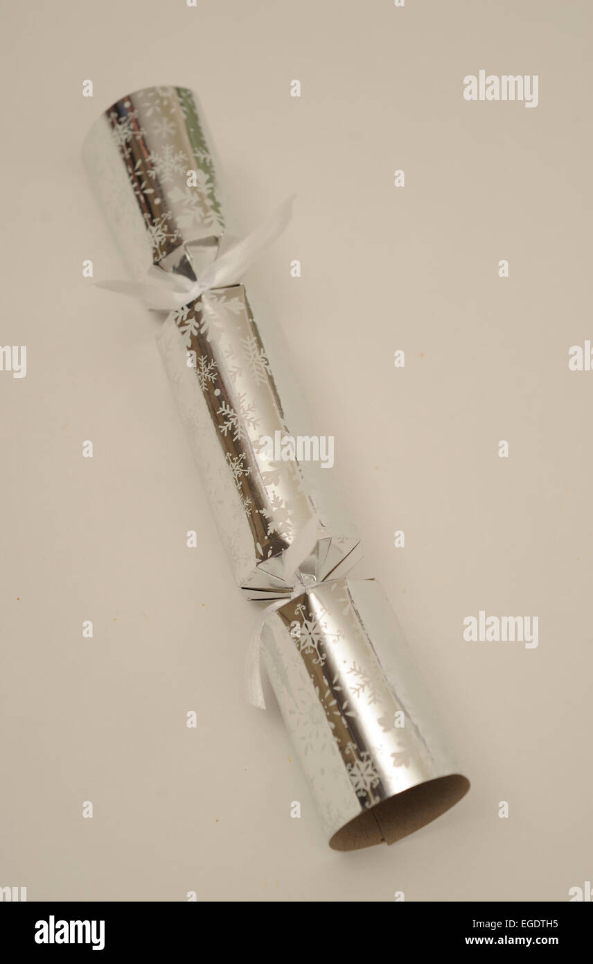 Silver christmas cracker hi-res stock photography and images - Alamy