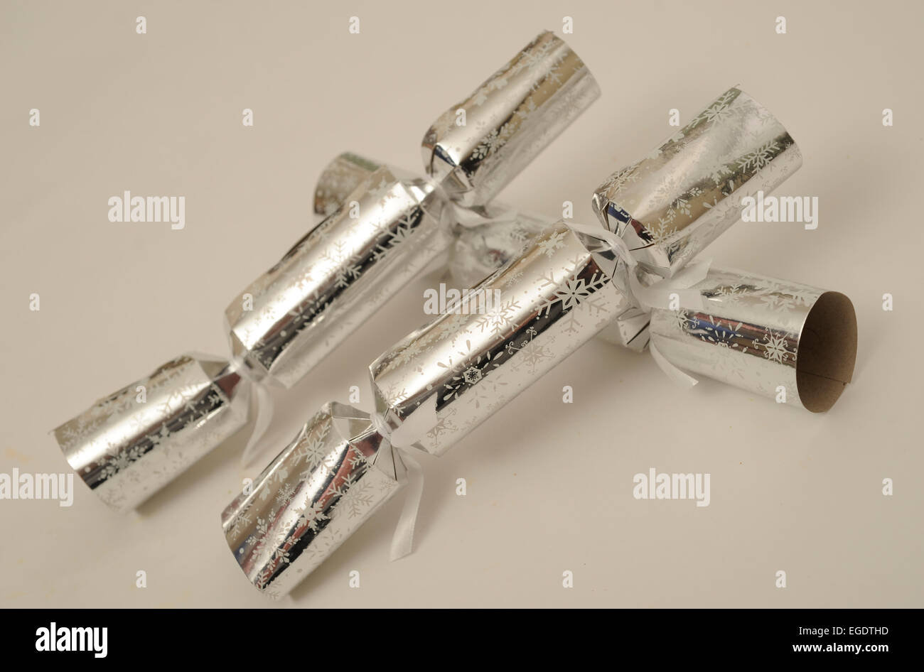 Silver christmas cracker hi-res stock photography and images - Alamy