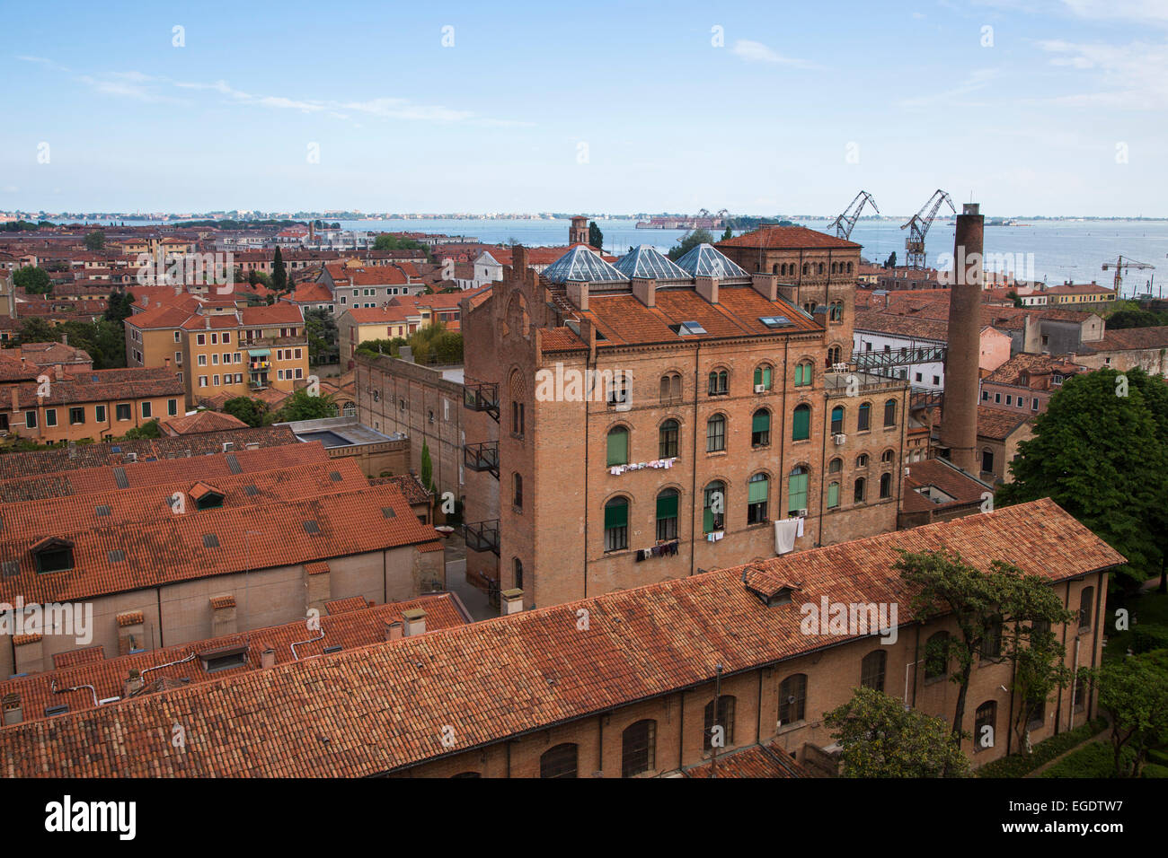 Factory rooftop hi-res stock photography and images - Alamy