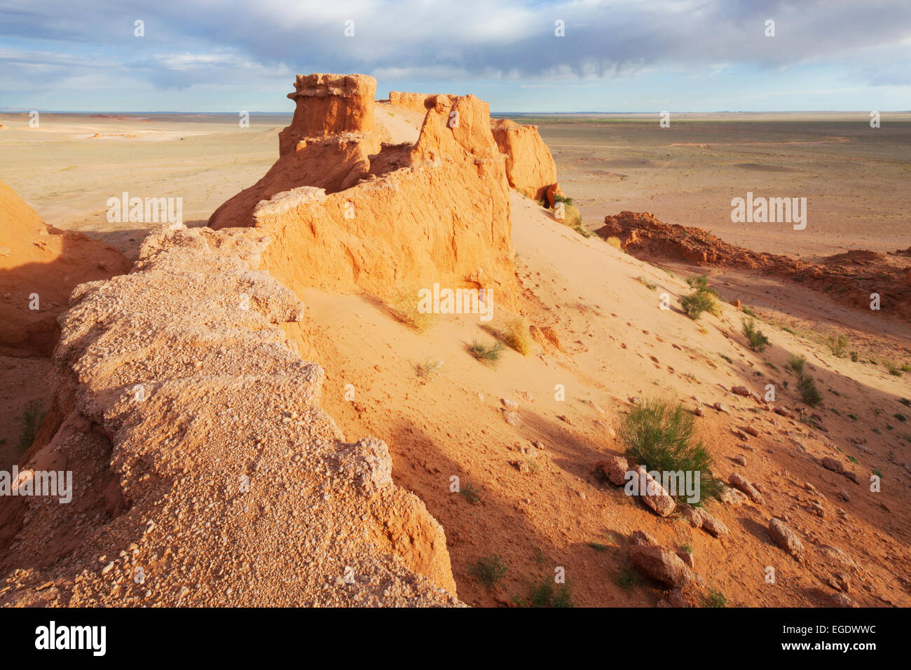 Flaming Cliffs, Omnogov, Mongolia Stock Photo - Alamy