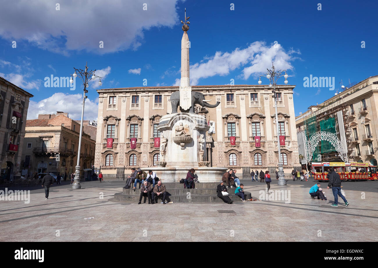 The City Hall, Duomo Square, Catania, Sicily, Italy. Italian Tourism ...
