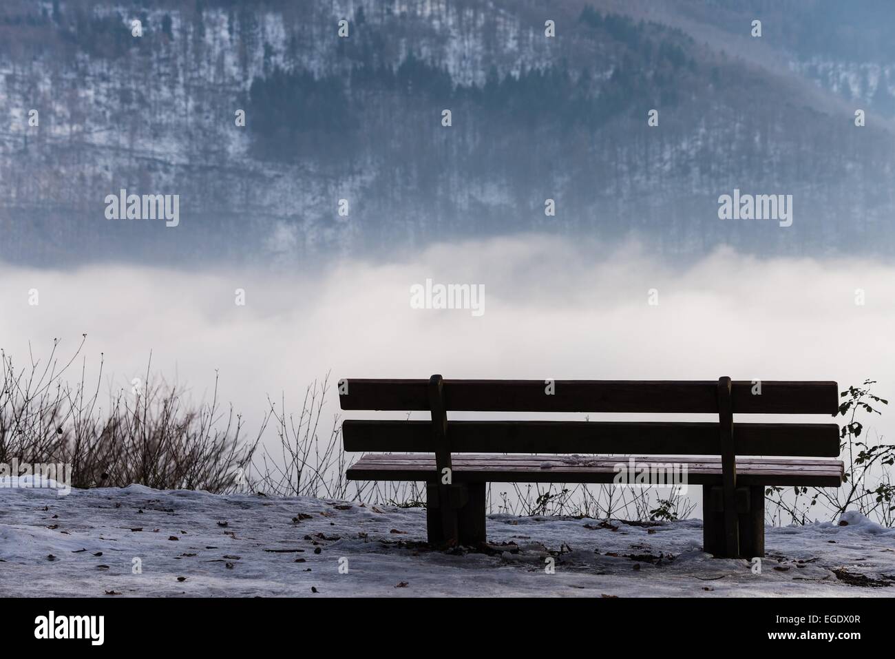 Dark foggy snow morning hi-res stock photography and images - Alamy