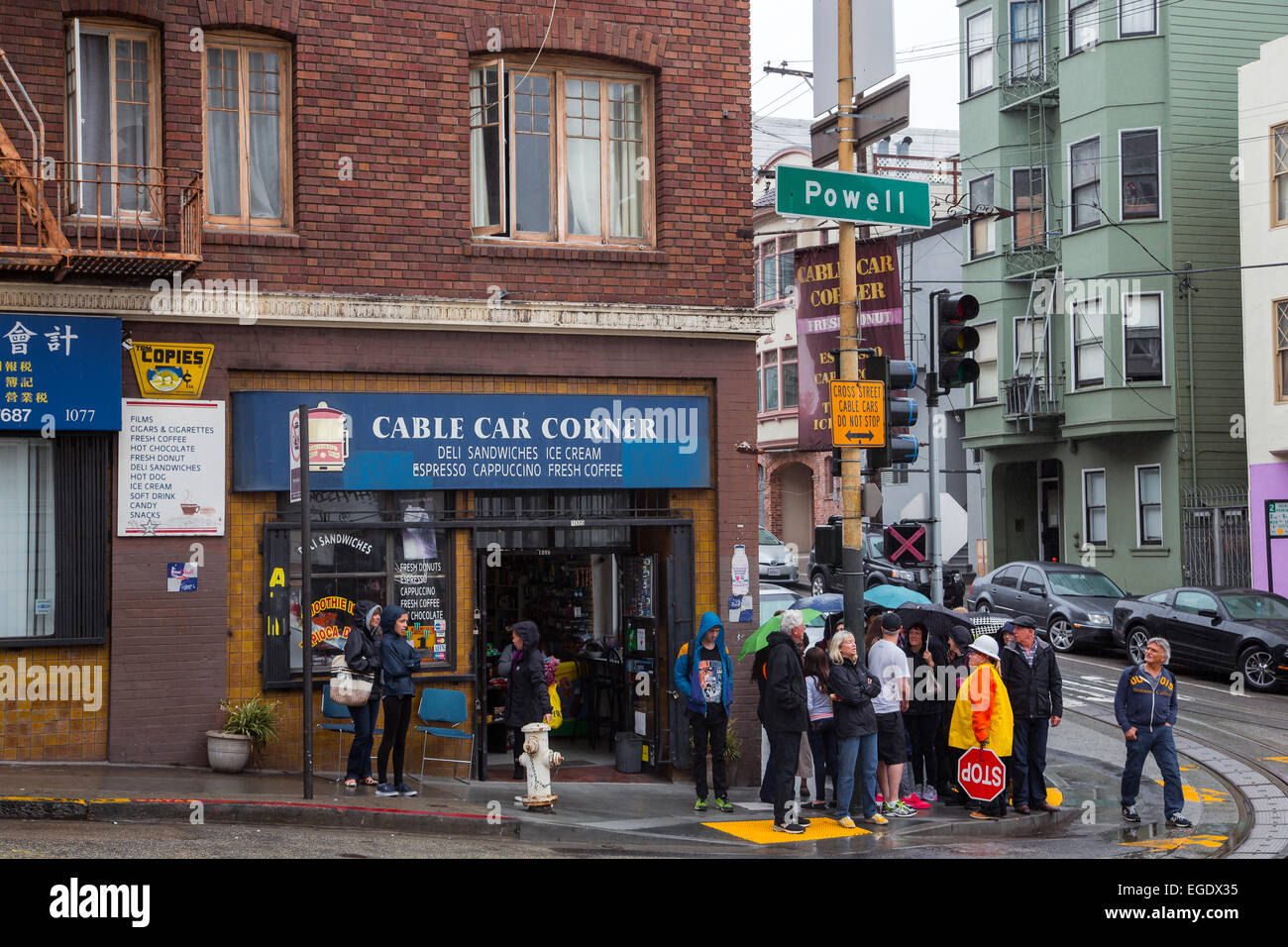 Crowds outside the Cable Car Corner cafe in San Francisco, California ...