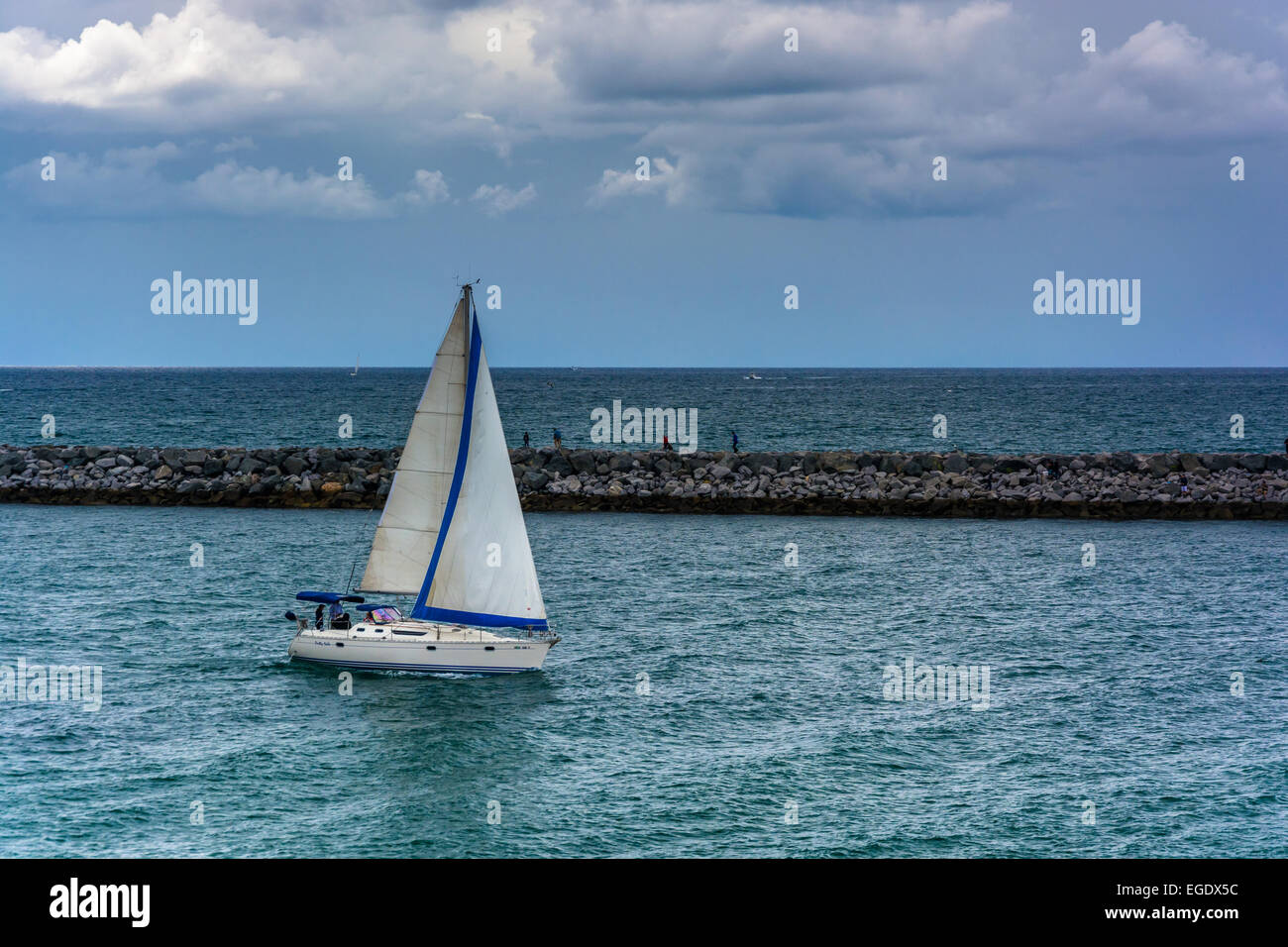 Corona del mar jetty hi-res stock photography and images - Alamy