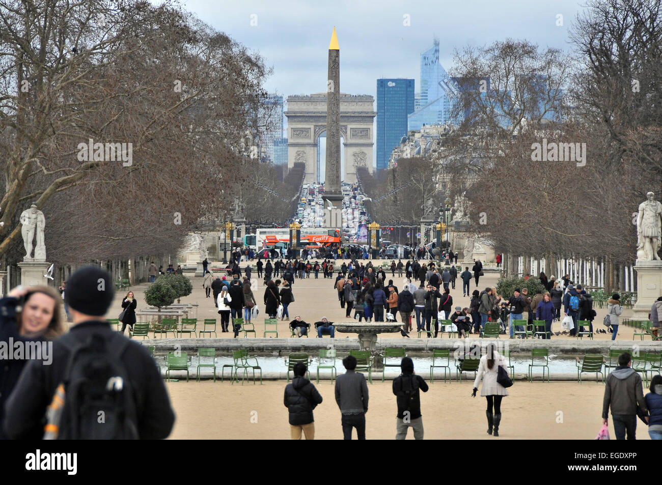 La defense arc de triomphe hi-res stock photography and images - Alamy