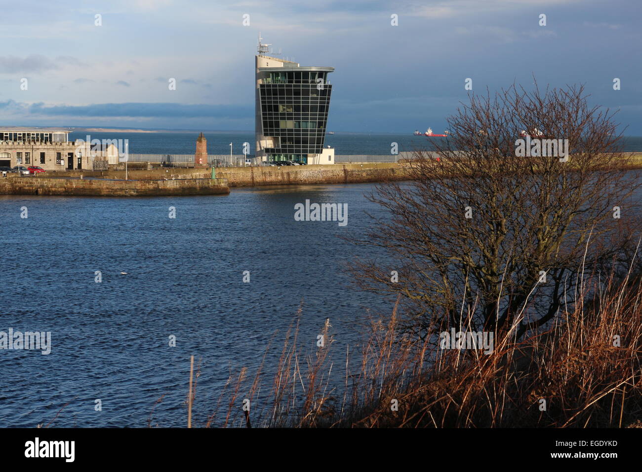 Aberdeen harbour mouth hi-res stock photography and images - Alamy
