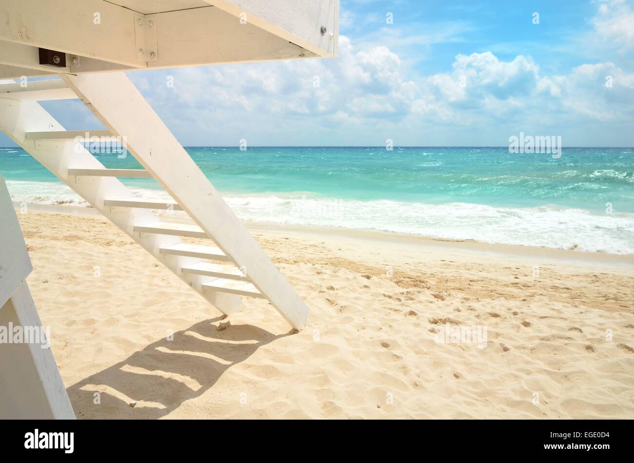 White Lifeguard house on a beach Stock Photo - Alamy
