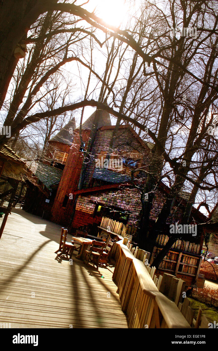 The tree house at Alnwick Gardens, Northumberland Stock Photo - Alamy