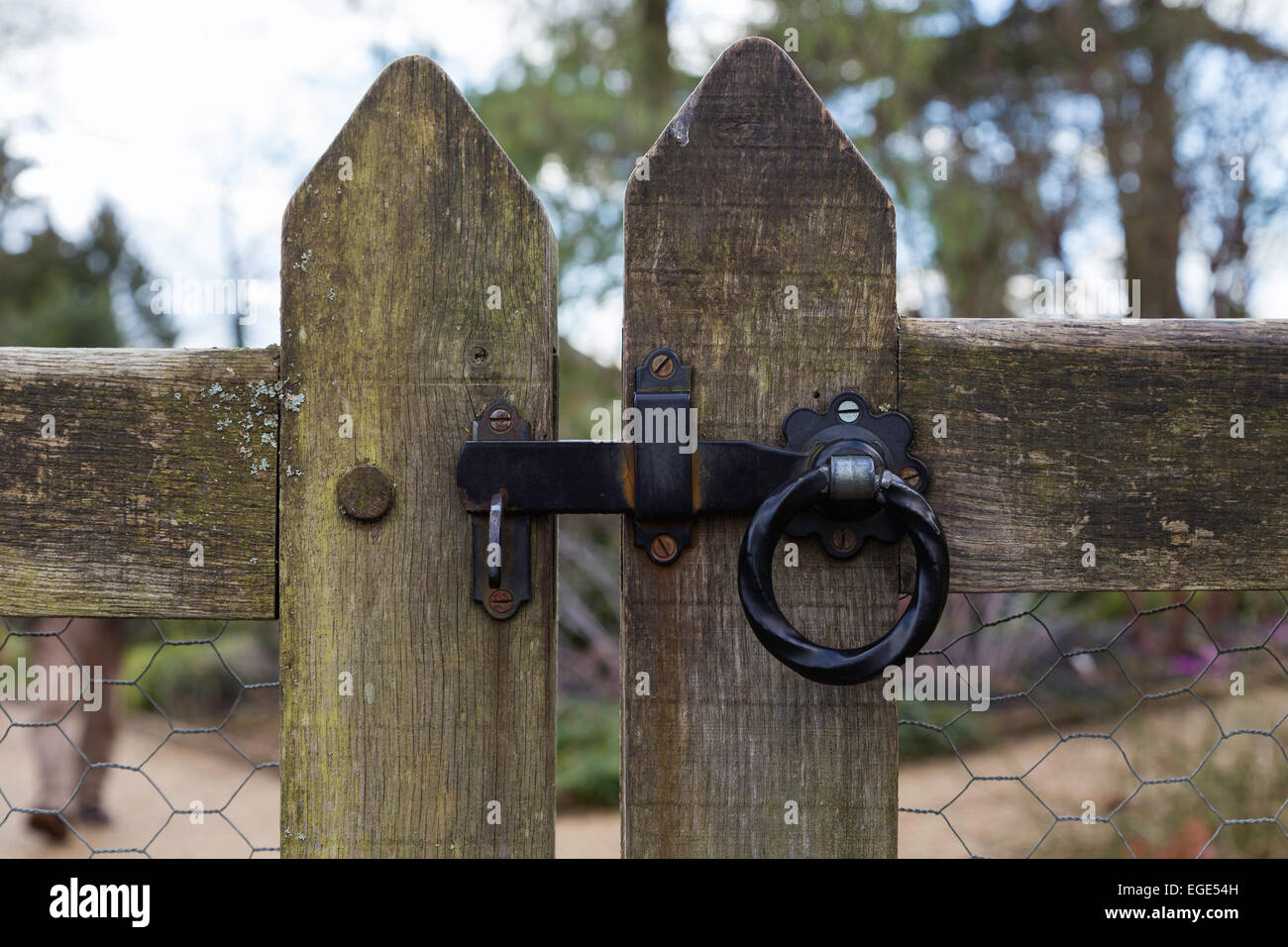Wooden gates hi-res stock photography and images - Alamy
