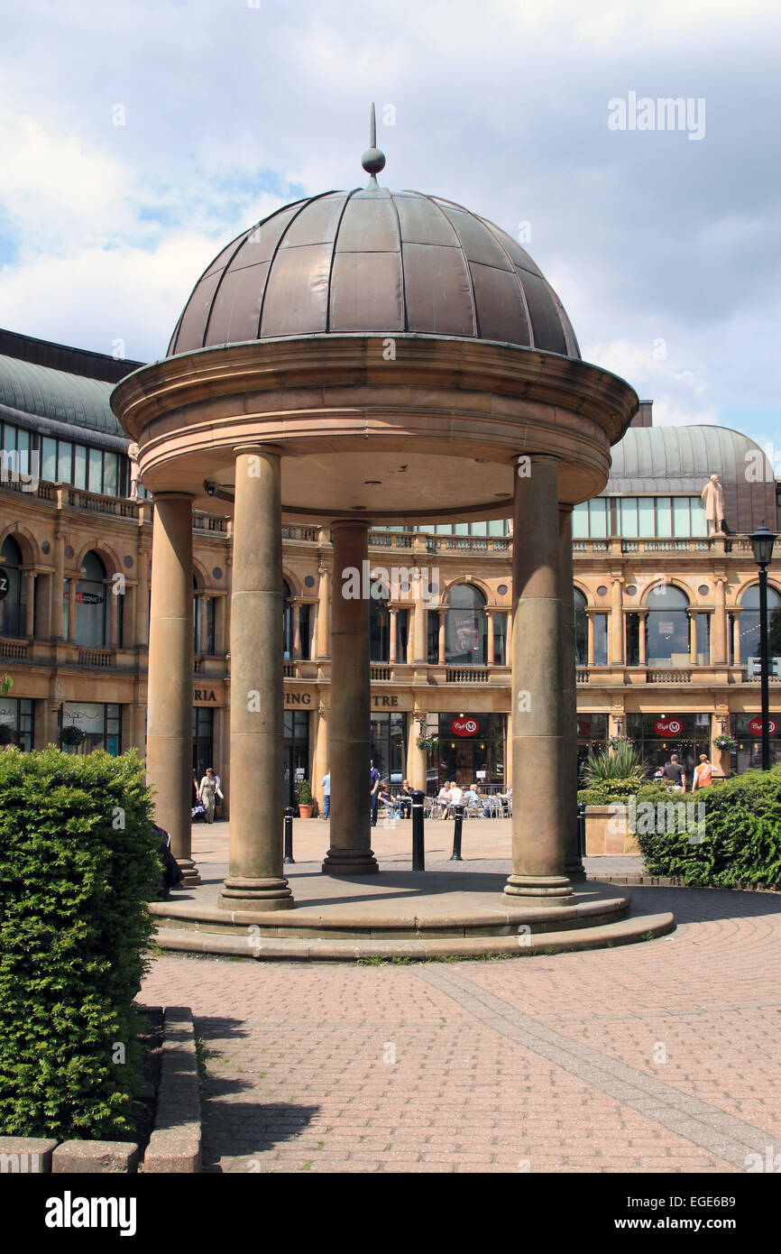 Victoria shopping centre harrogate north High Resolution Stock ...