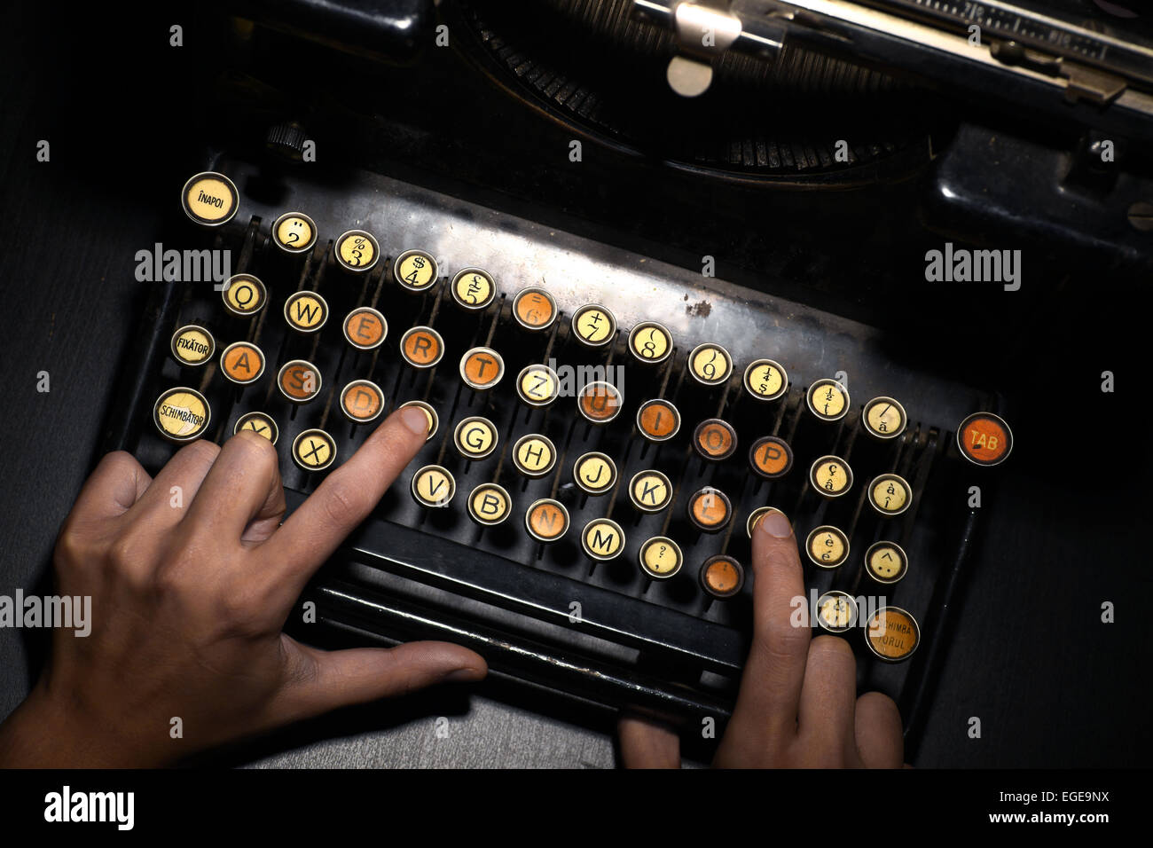 Old typing machine hi-res stock photography and images - Alamy