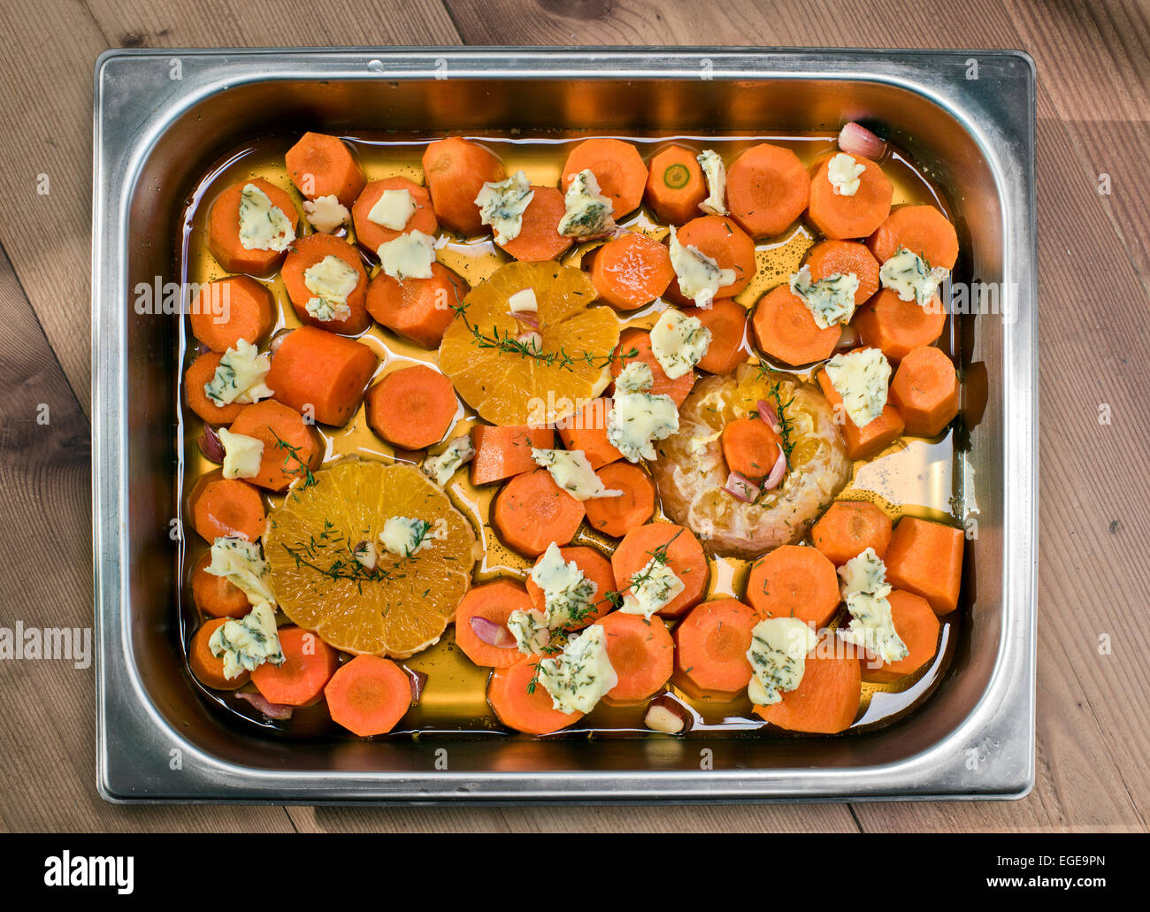 Carrots roasted in white wine with oranges, garlic, fresh thyme and ...