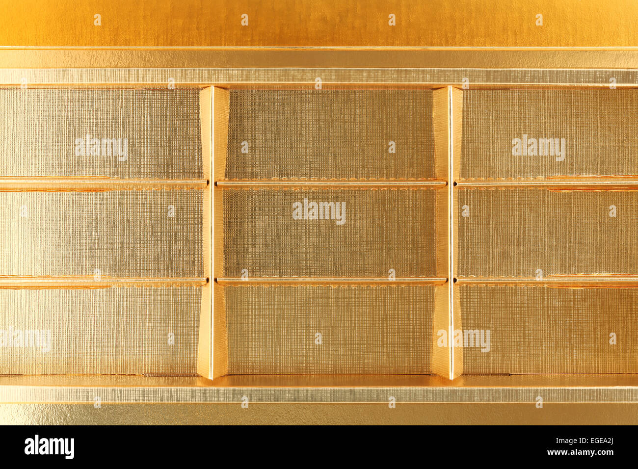 opened empty gold box Stock Photo - Alamy