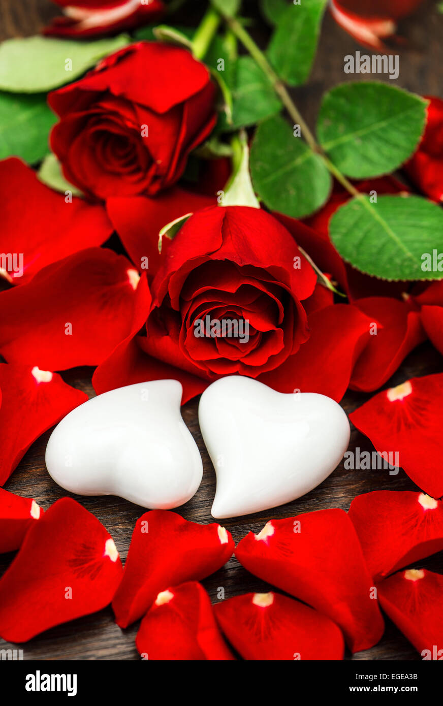 Two roses heart hi-res stock photography and images - Alamy