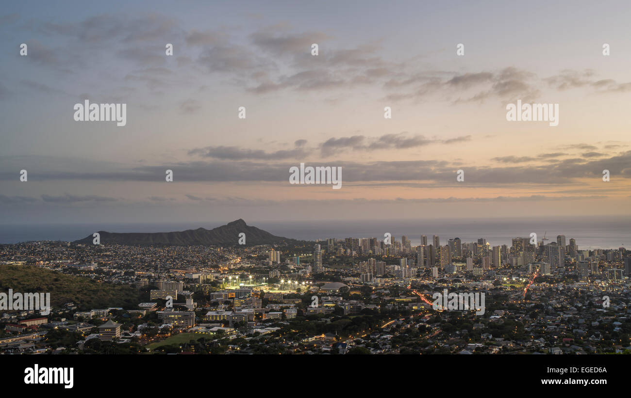 Honolulu round top drive hi-res stock photography and images - Alamy