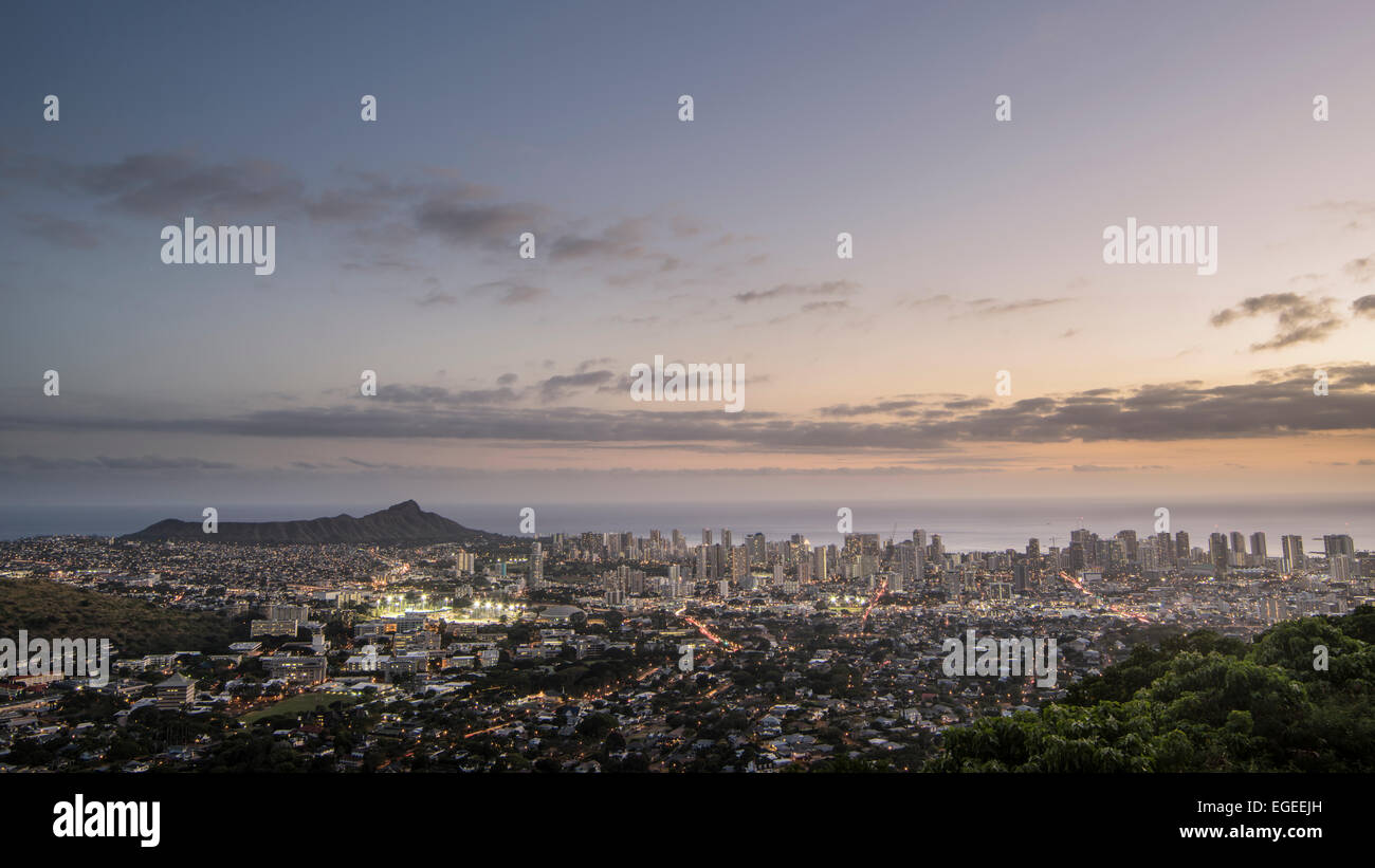 Honolulu round top drive hi-res stock photography and images - Alamy