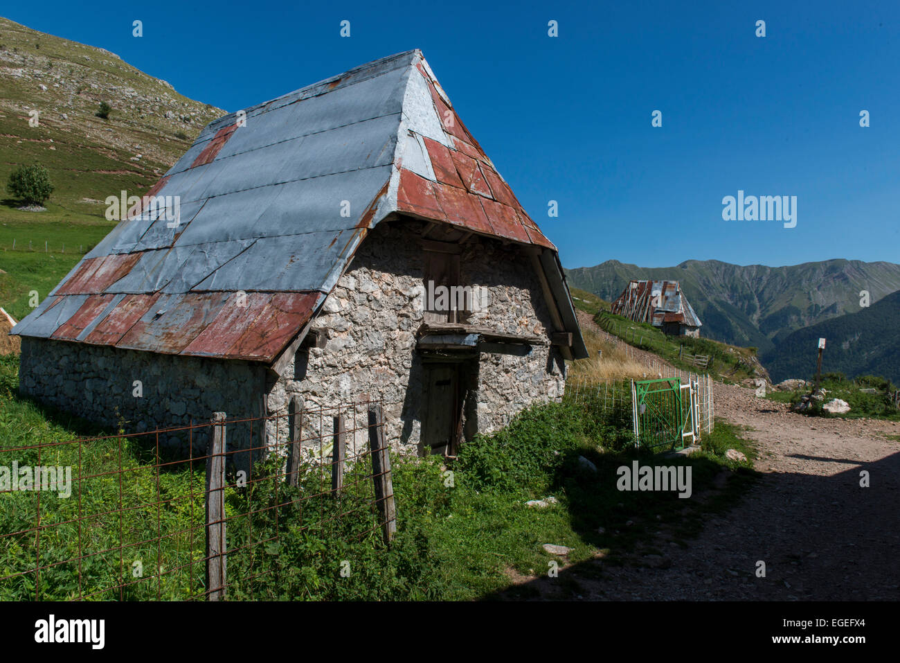 Traditional House, Lukomir Village Stock Photo - Alamy