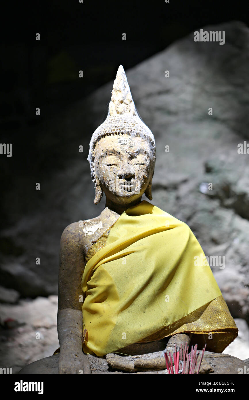 Old buddhist temple hi-res stock photography and images - Alamy