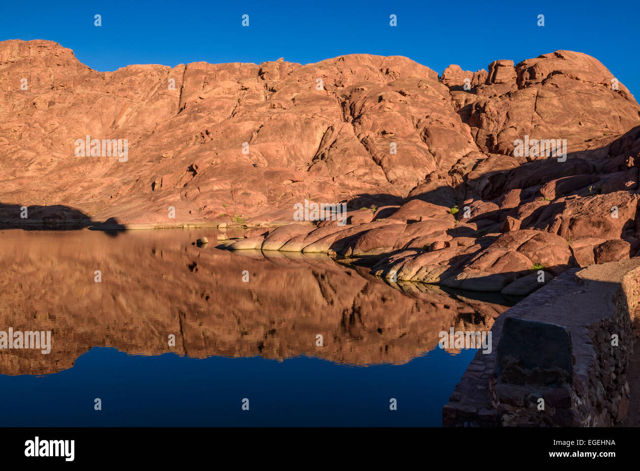Mountain range in Sinai Peninsula, Egypt, lit by rising sun Stock Photo ...