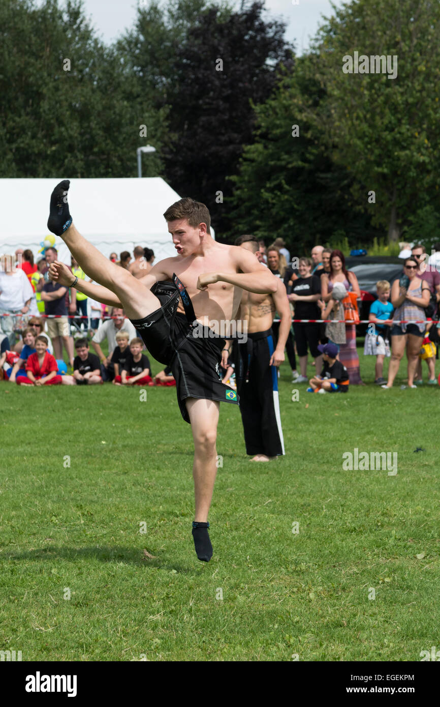Karate front kick hi-res stock photography and images - Alamy