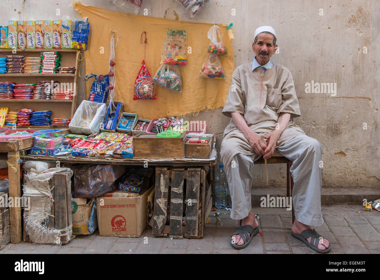 Shopkeeper africa hi-res stock photography and images - Alamy