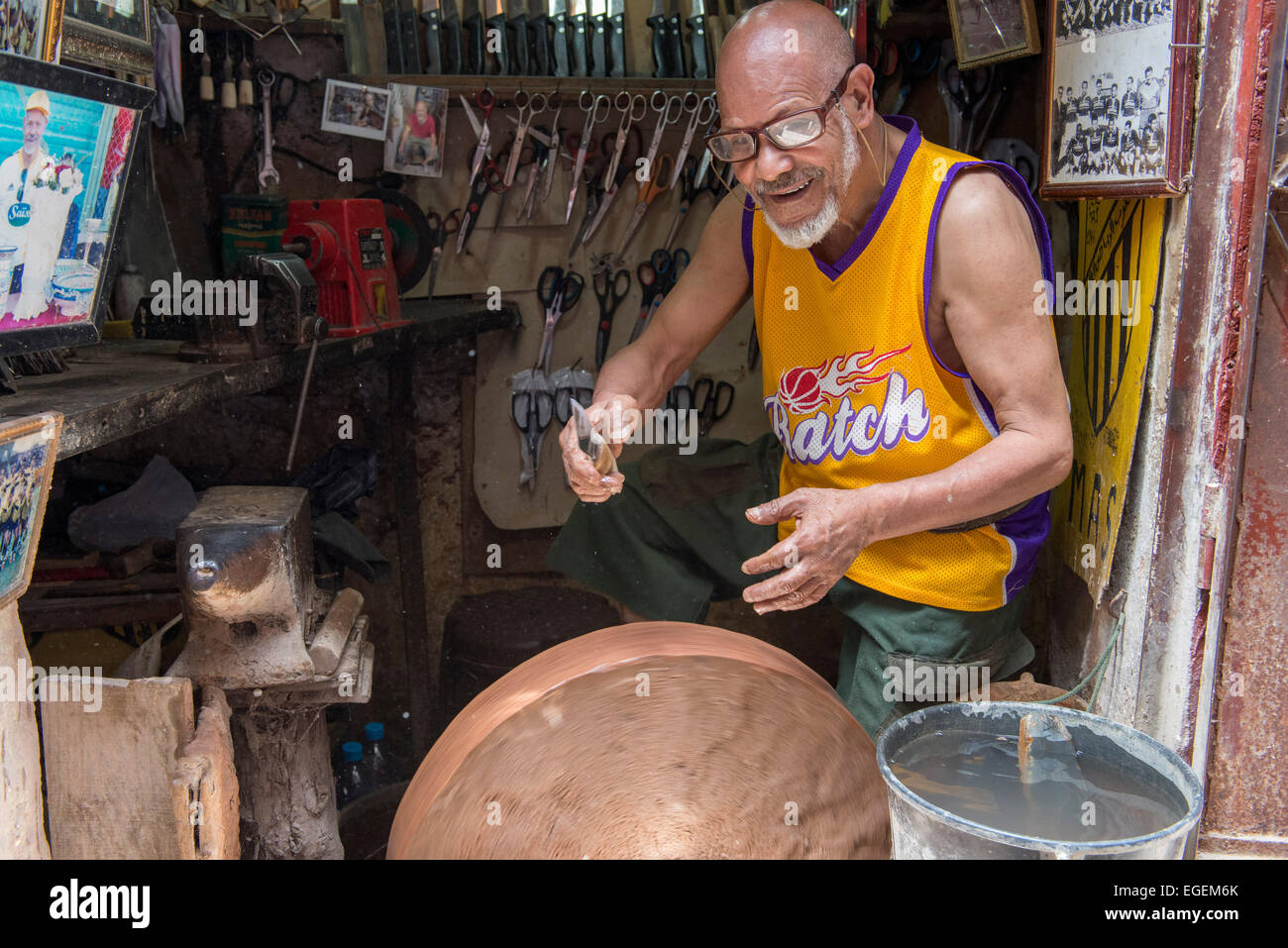 Knife Sharpener In Medina, Fez Stock Photo - Alamy