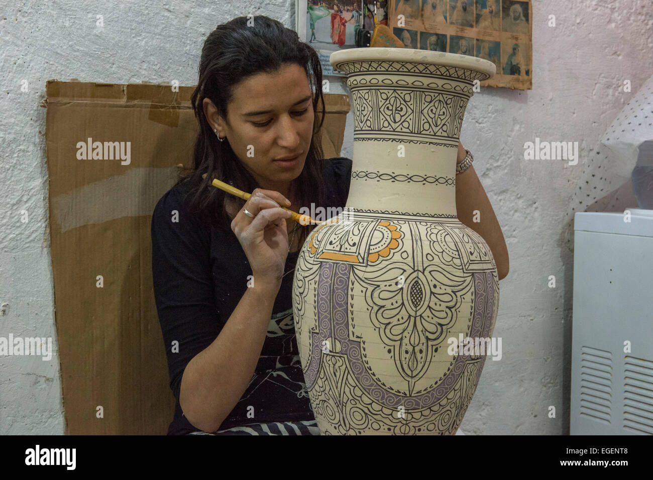 Fez pottery hi-res stock photography and images - Alamy