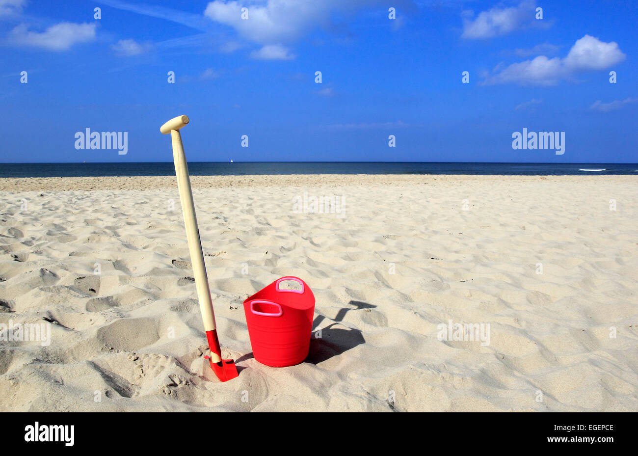 Sandy bucket hi-res stock photography and images - Alamy