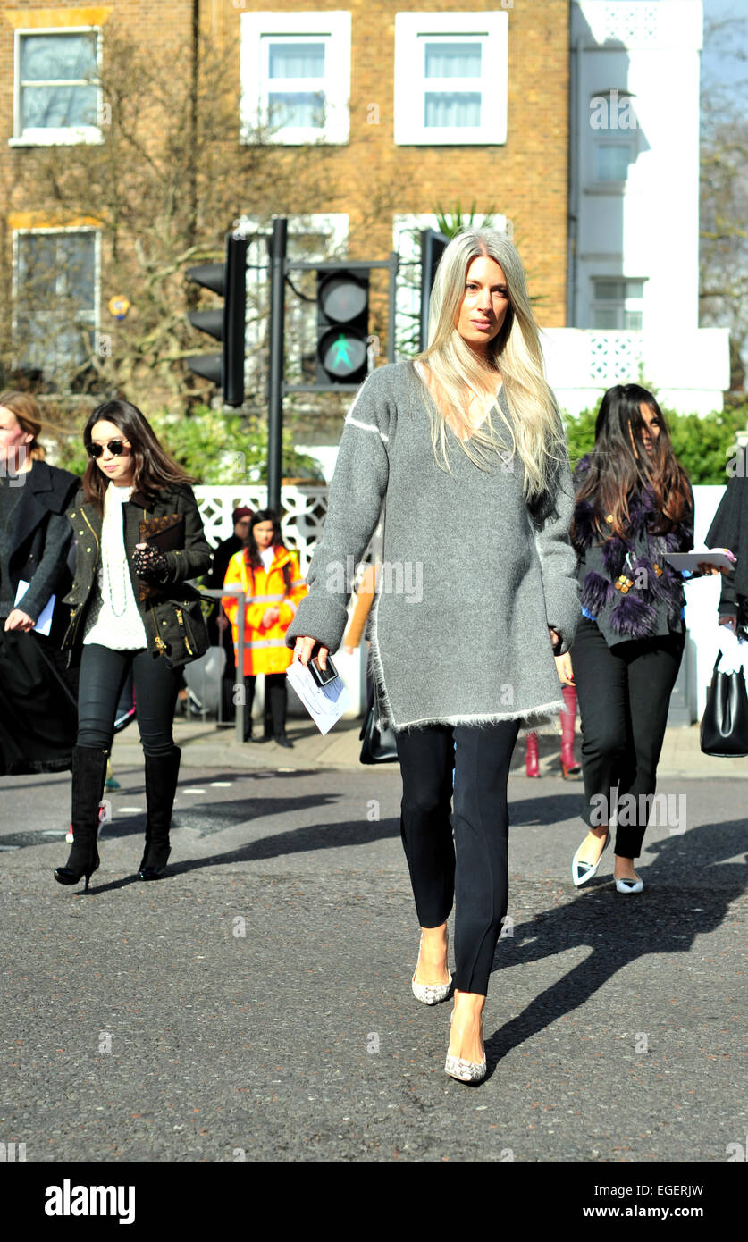 Sarah attending the Burberry show during London fashion week - Feb 23 ...