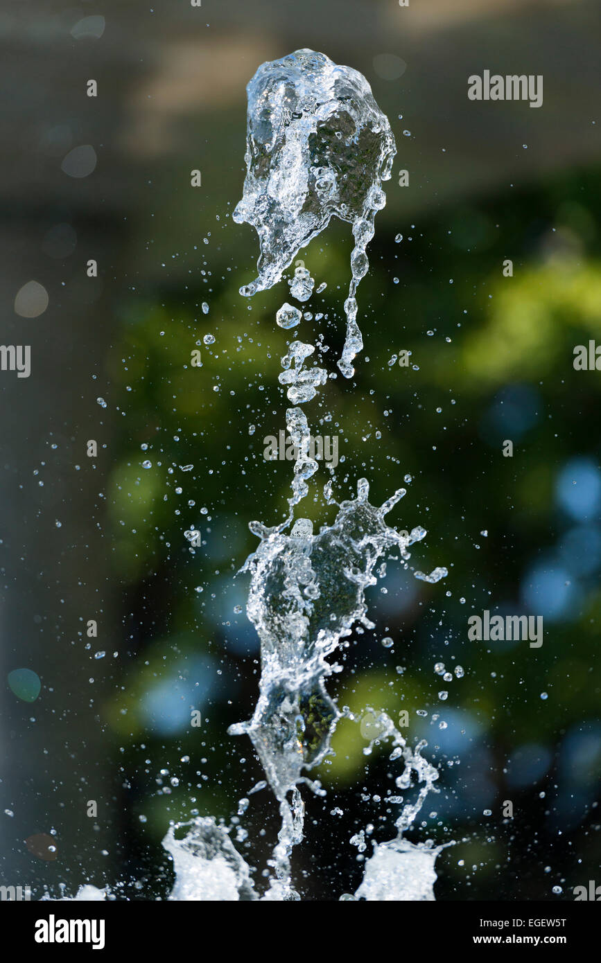 Water splash outdoors hi-res stock photography and images - Alamy