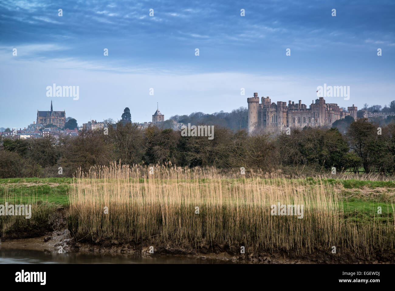 Arundel castle from river hi-res stock photography and images - Alamy